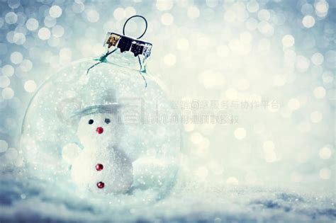 玻璃高清图片 里面有雪人的圣诞玻璃球雪和闪光 里面有雪人的圣诞玻璃球雪和闪光图片免费下载 5156315314 千图网Pro