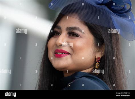 Ascot Berkshire Uk 20th June 2023 A Glamorous Racegoer At Royal