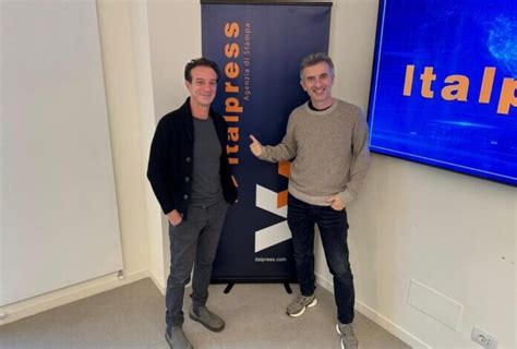 Ficarra e Picone Santocielo è una favola che racconta lamore CafeTV24