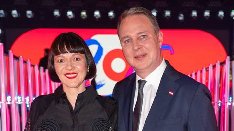 Vizekanzler Andreas Babler Feiert Amadeus Premiere Stars24