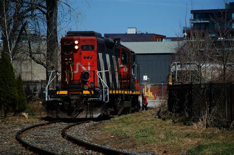 Railpictures Ca Michael Berry Photo A Crewmember Has Just Closed The
