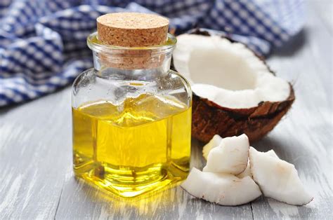 Minyak Kelapa Untuk Rambut Ini 5 Manfaatnya Hello Sehat