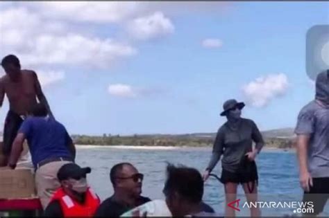 Warga Negara Asing Bantu Korban Bencana Di Sabu Raijua Antara News