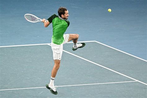 أستراليا المفتوحة سينر يُطيح بمدفيديف ويتوج بأول ألقابه الكبرى