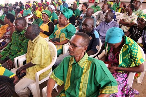 UMOJA WA WAZAZI CCM SHINYANGA WATOA TAMKO KUMPONGEZA RAIS MAGUFULI Full Shangwe Blog