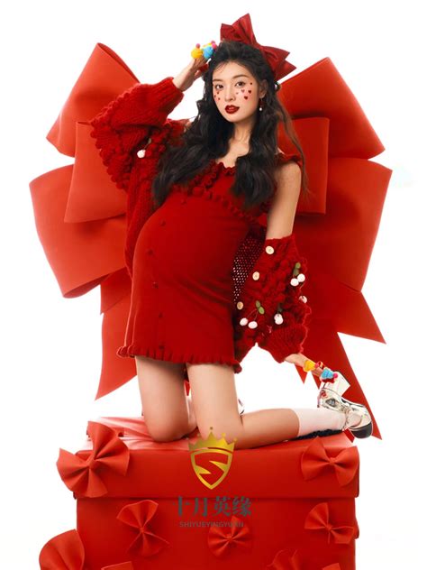 孕妇照服装新年红色毛衣情侣夫妻照影楼孕妈艺术照摄影拍照衣服 Taobao Singapore