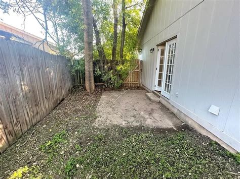2012 Leeann Dr Unit A Austin Tx 78758 ®