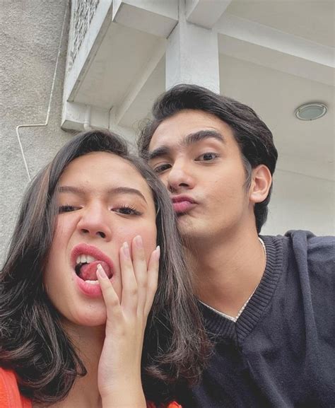 Like Husband And Wife Check Out The Closeness Of Mahdy Reza And Asha