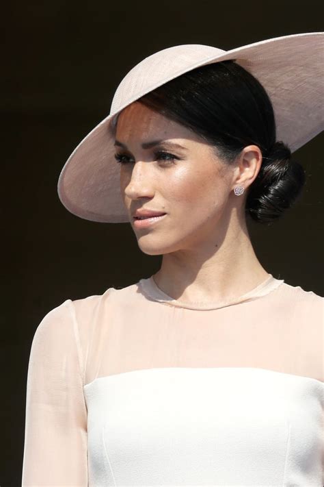 Meghan Markle Straight Hair September 2018 Popsugar Beauty Uk Photo 10