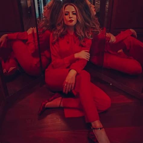 Pin By Nadine Bellott On Dinasty Liz Gillies Elizabeth Gillies