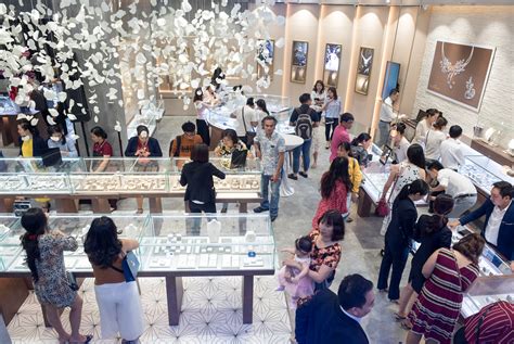 Pnj Next Kỷ Nguyên Mới Cho Những Giá Trị đích Thực