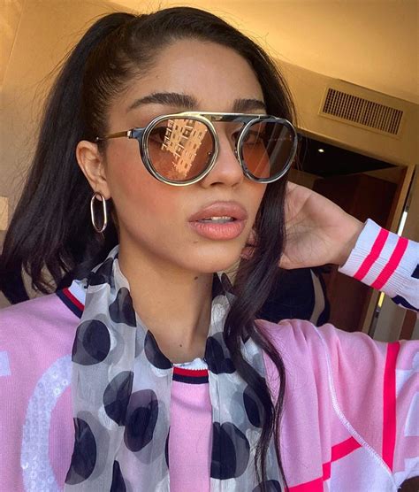 Yovanna Ventura Natural Lipstick Hairstyle For Women Swag Cool Girls Yovanna Ventura Latest