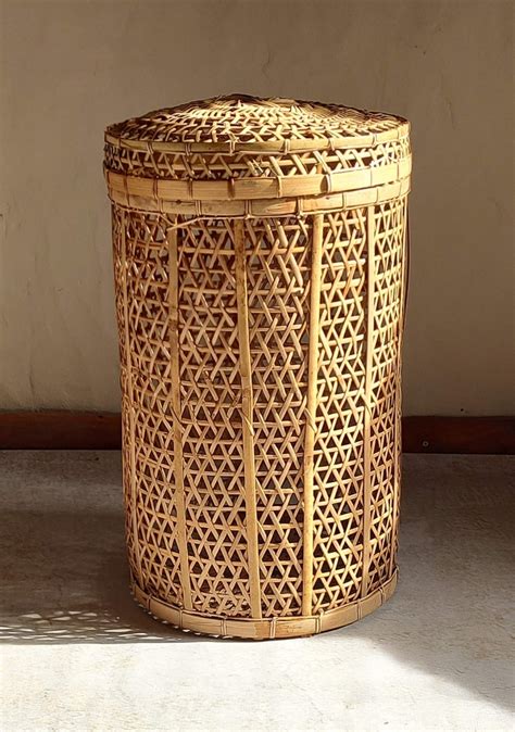 Cesto De Rattan Calado Con Tapa X Cm De Altura