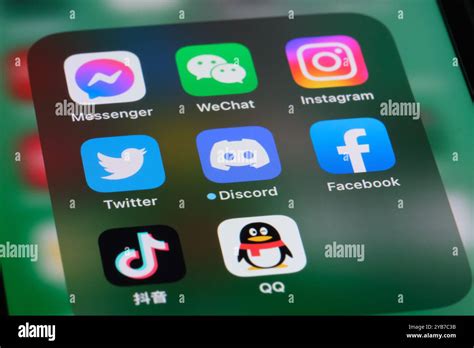 Discord Twitter Messenger Wechat Instagram Douyin Tiktok Tencent Qq Facebook App Icon On