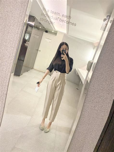 Outfit Ideas แต่งตัวไปออฟฟิศ 5 วัน 5 สไตล์ 🔅 แกลเลอรีที่โพสต์โดย
