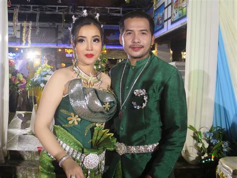 ប៉ែន សារ៉ាវ ចូល រោងកា រ ជាមួយនារីមកពីស្វាយរៀង នគរដ្រេហ្គន