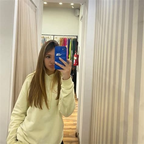 Francesca Fraanienni On Threads