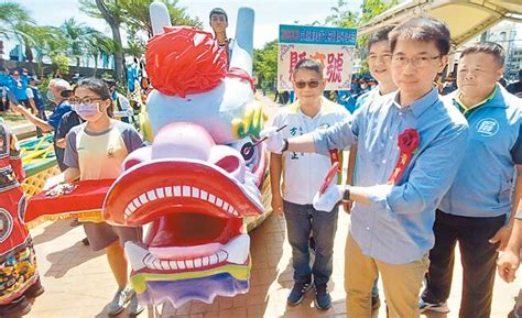 東港龍舟開光點睛 獎金上看20萬