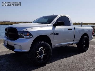 2015 Ram 1500 With 20x12 44 Tis 538mb And 35 12 5r20 Nitto Trail