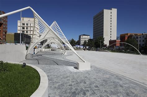 Барилгачдын талбайд доороо зогсоолтой цэцэрлэгт хүрээлэн байгуулна