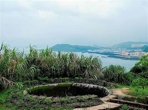 基隆｜社寮東砲台：欣賞阿拉寶灣的最佳步道秘境，簡單易走5分鐘即可攻頂欣賞視野極佳的無敵海景 輕旅行