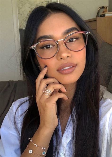 Pin By Esa Suliman On Beautiful Women Faces Womens Glasses Glasses