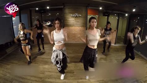 【4年前】by2妹yumi曝夜店舌吻法國佬 被打包回飯店度春宵 Youtube