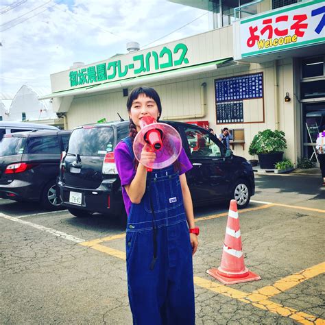 Barfout 編集部 On Twitter 本日はバァフで連載してるトミタ栞さんのファンクラブ・ツアー『オーバーオールdeぶどう狩り