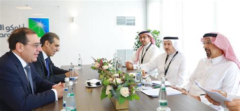 وزير البترول يلتقى نظراءه بالسعودية والإمارات فى مؤتمر أبو ظبى صور