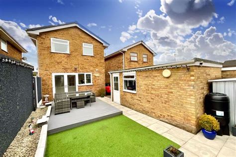 Athena Road Birches Head Stoke On Trent St1 3 Bedroom Detached House