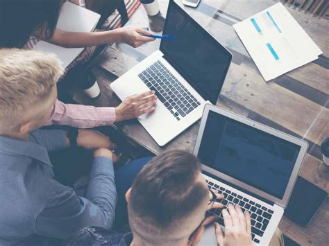 Tại Sao Dân Văn Phòng Khó Phát Hiệu Mất Nước Trong Cơ Thể The Water Man