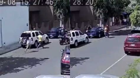 Mujer le propina tremenda golpiza a delincuente que pretendía robarla