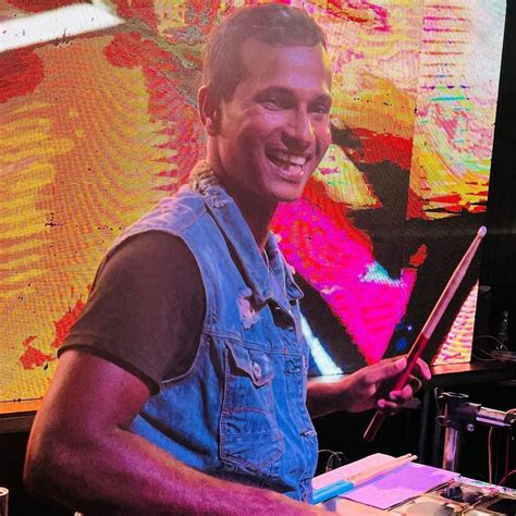 Sunflower සන්ෆ්ලවර් වර්තමාන ඩ්‍රම්ස් වාදන ශිල්පී Ranil Wasantha Coory ගේ Birthday එක අදයි සුභ