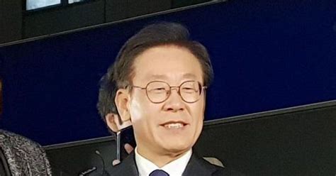여배우 스캔들 의혹 이재명 지사 10시간 경찰 조사받고 귀가 형 강제입원은 형수가 한 일