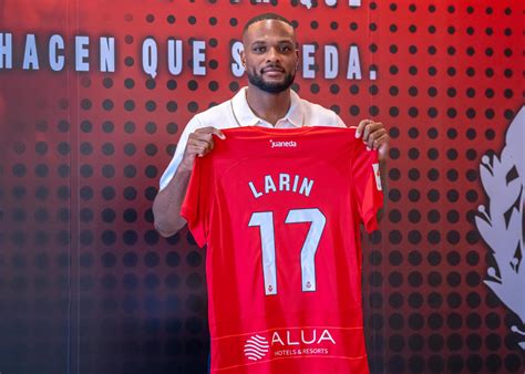 Oficial Cyle Larin Ficha Por El Real Mallorca Hasta El 2028