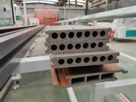 Wood Texture Wpc Floor Profile Decking Extrusion Line Wpc Door Board