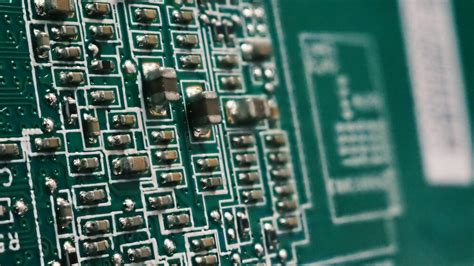 반도체 컴퓨터의 녹색 마더보드에 있는 Cpu 칩 반도체 마더보드 회로 기판 제조 칩 Pcb 기술이 적용된 하이테크 컴퓨터