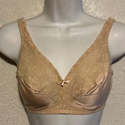 Vintage 70s80s Bra Beige Satin And Stretch Lace War Gem