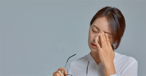 눈앞이 뿌옇다 원인 질환 4가지 구분법