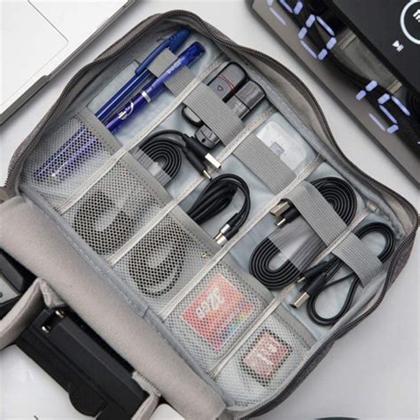 Малък несесер за Usb кабели органайзер за флаш карти слушалки аксесоари