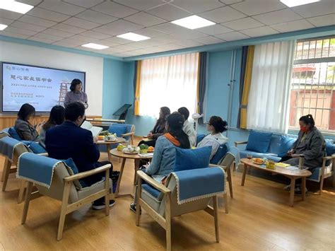 书香浸润家庭阅读点亮人生 市北区慧心家长读书会举办首期活动凤凰网青岛 凤凰网