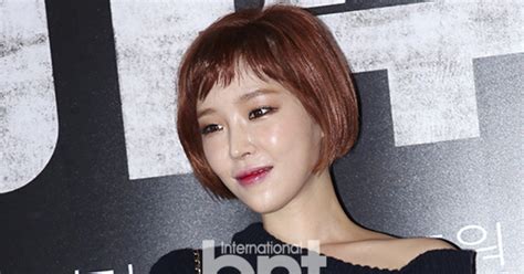 [bnt포토] 브라운아이드걸스 가인 눈을 뗄 수 없는 일자 쇄골