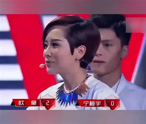 海清新剧烂尾后黑历史出圈？曾对马思纯前男友单膝下跪大喊你是我的神！太尴尬冯晓琴顾磊欧豪