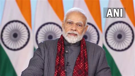 Vande Bharat Express ০ থেকে ১০০ কিমিতে গতি উঠবে ৫২ সেকেন্ডে নমোর