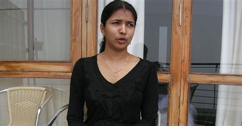 ශ්‍රී ලංකාවේ වැඩිම දෙනෙක වස්සලා රූම් ගිහින් කරපු හොට් වීඩියෝ එකක් ලීක්