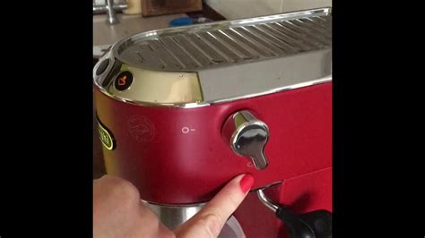 Кофеварка DeLonghi 685. Очистка от накипи - YouTube