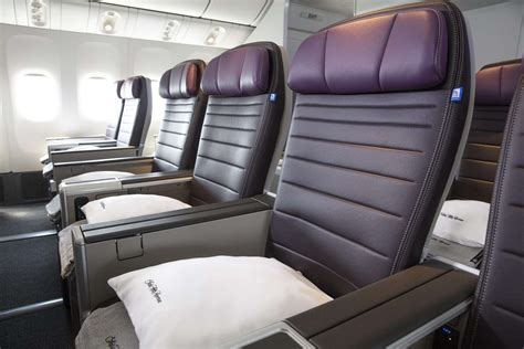 25 Hours In Uniteds New Premium Economy Seat Photos