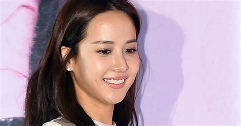 [포토엔]조여정 아슬아슬한 절개 의상