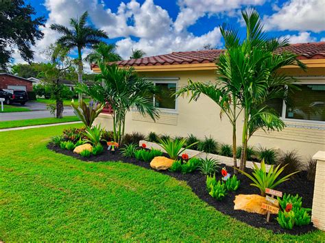 7 Vibrant Florida Backyard Landscape Ideas To Transform Your Outdoor Space