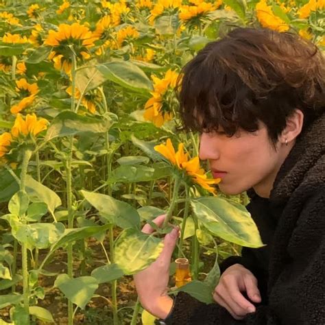 𝑌𝑖 𝑐ℎ𝑒𝑛𝑔 Cheng0410 • Threads Say More